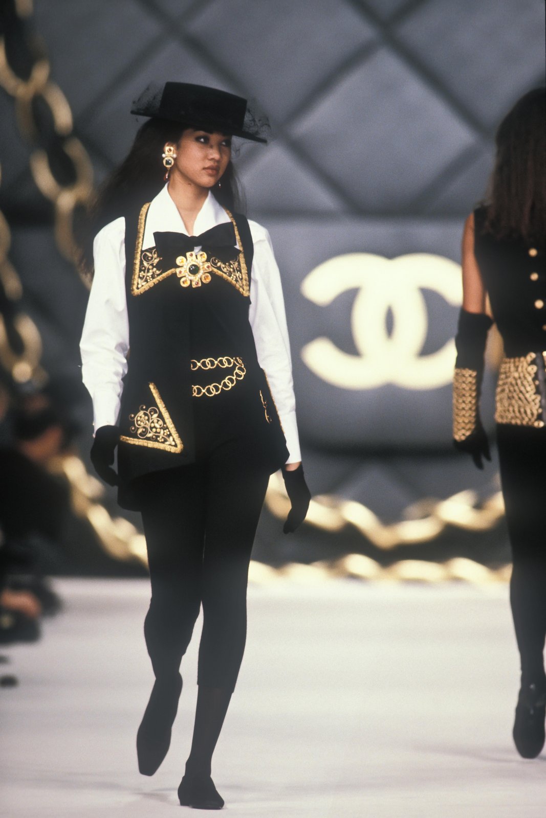 Fashion Classic: CHANEL Fall/Winter 1990 | Lipstick Alley