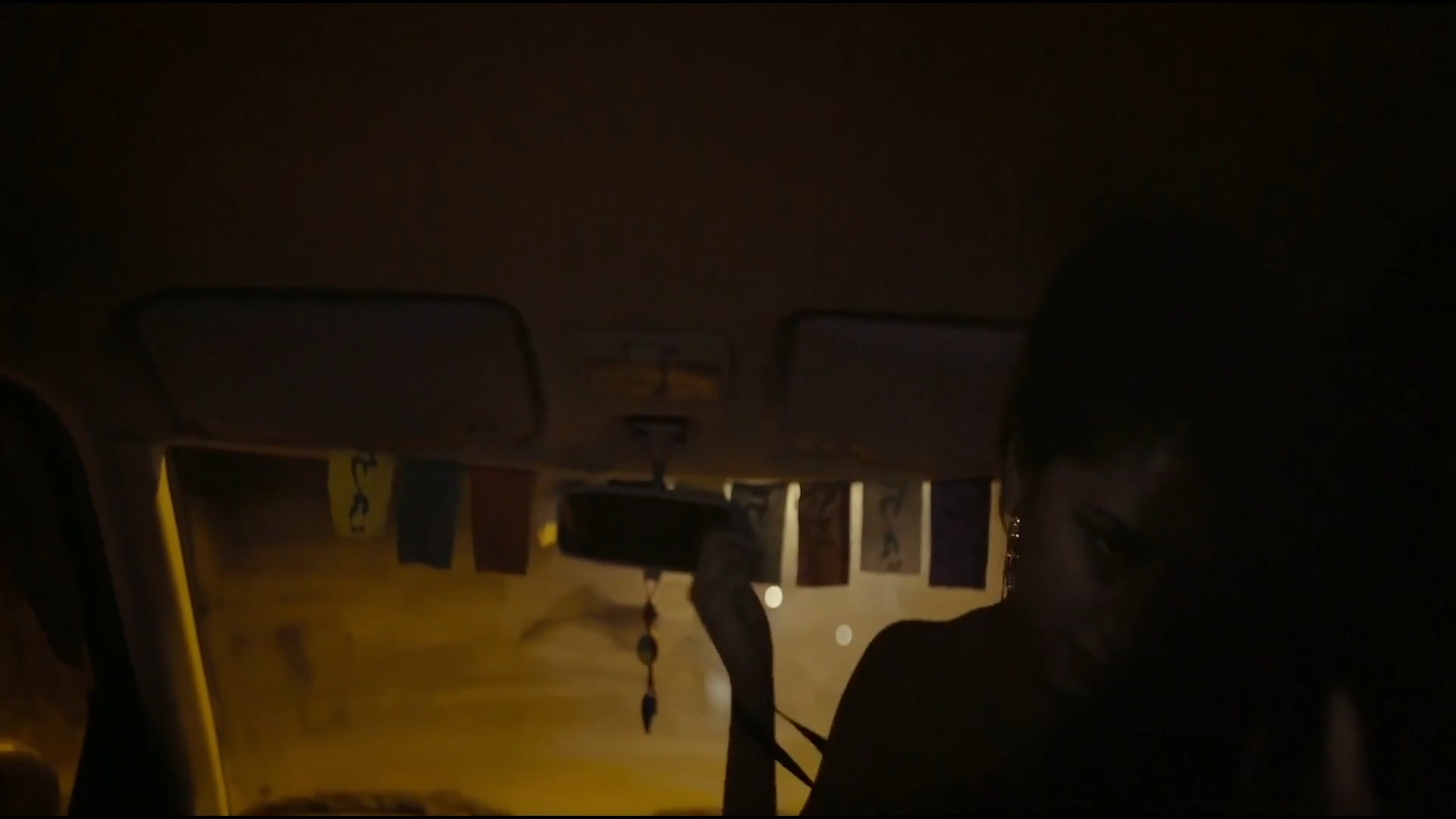 Tikli And Laxmi Bomb scenes 00 01 32 02 Still008 — Postimages