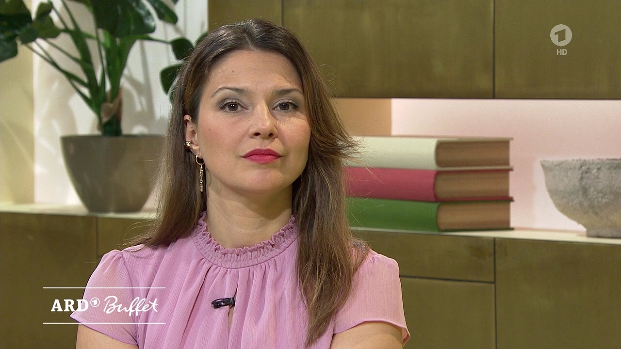 Fatma Mittler Solak ARD Buffet 13 05 2020 pp 012 — Postimages