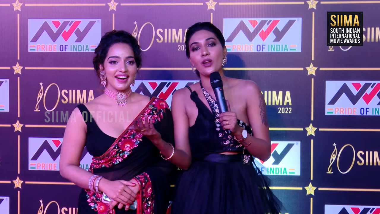 Busty Malavika Menon From Sima Webm Snapshot 00 15 922 — Postimages
