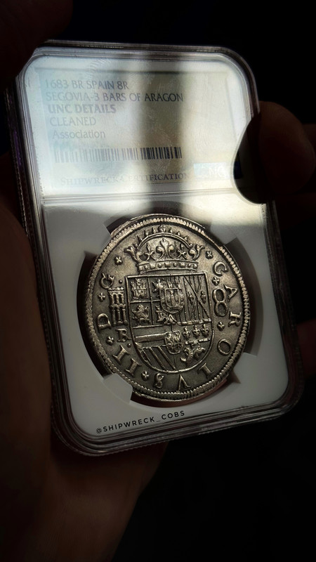 8 Reales de Carlos II de 1683, Segovia, rescatados del HMS Association.