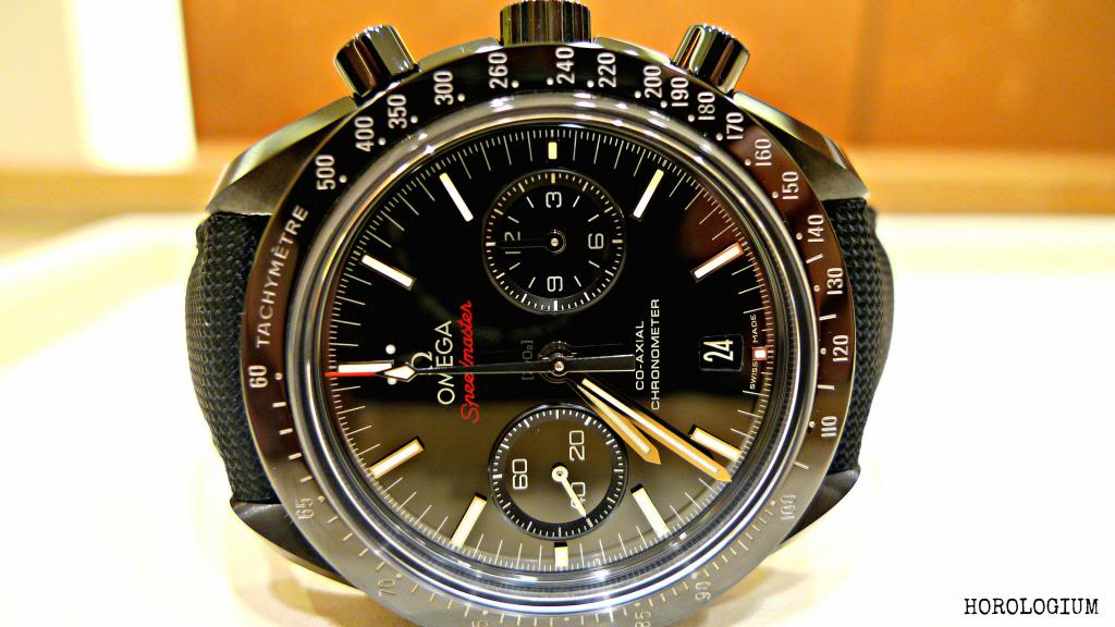 HANDS-ON : Omega’s Speedy goes to the dark side of the moon – HOROLOGIUM
