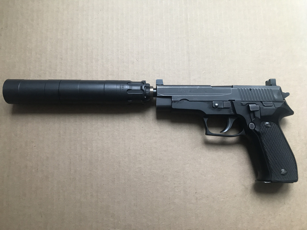 Sig P226 SilencerCo Threaded barrel and Trijicon Suppressor Height ...