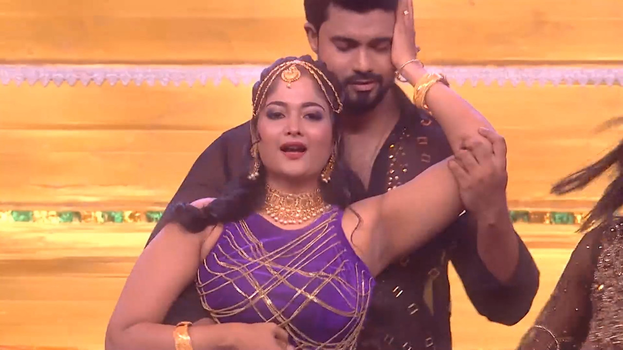 Serial Actress Aishwarya Sizzling Performance mp4 snapshot 01 12 000 — Postimages