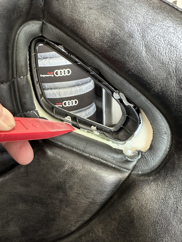 Wingback assembly 01 — Postimages