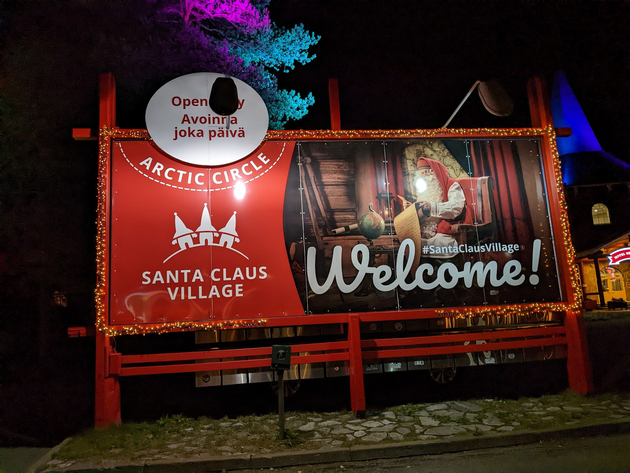 Santa Claus Holiday Village Welcome sign — Postimages