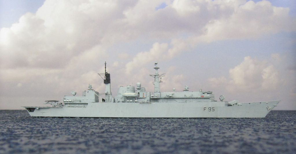 Type 22 Batch 2 frigate HMS London (conversion Orange Hobby, 1/700 ...