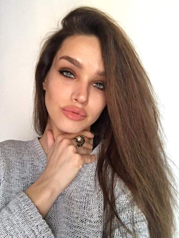 Classify a very beautiful Albanian model