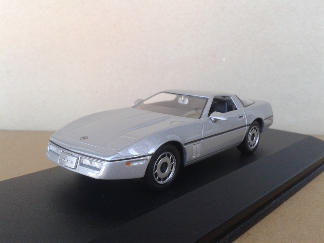 1984 Chevrolet Corvette C4 ( Universal Hobbies – nº37 James Bond Car Collection) (5) — Postimages