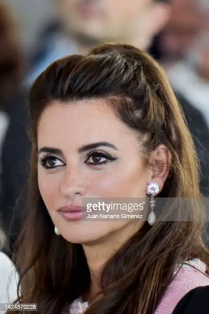 287 D4 CD2 9 F71 48 AF 8 E6 B F2 C9 EEA6 C02 C — Postimages