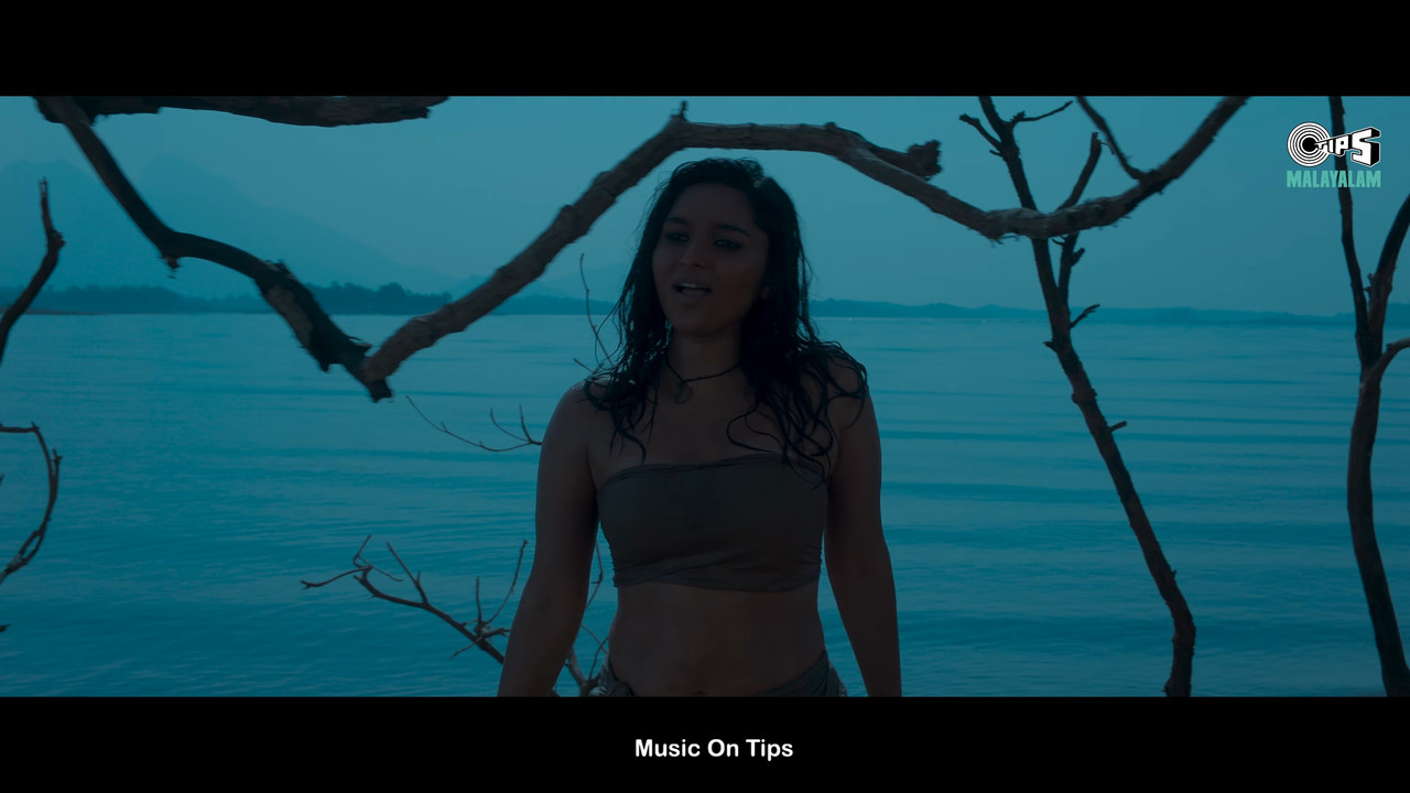 Kayadu Lohar Hot Song Pathonpatham Noottandu webm snapshot 00 22 233 — Postimages