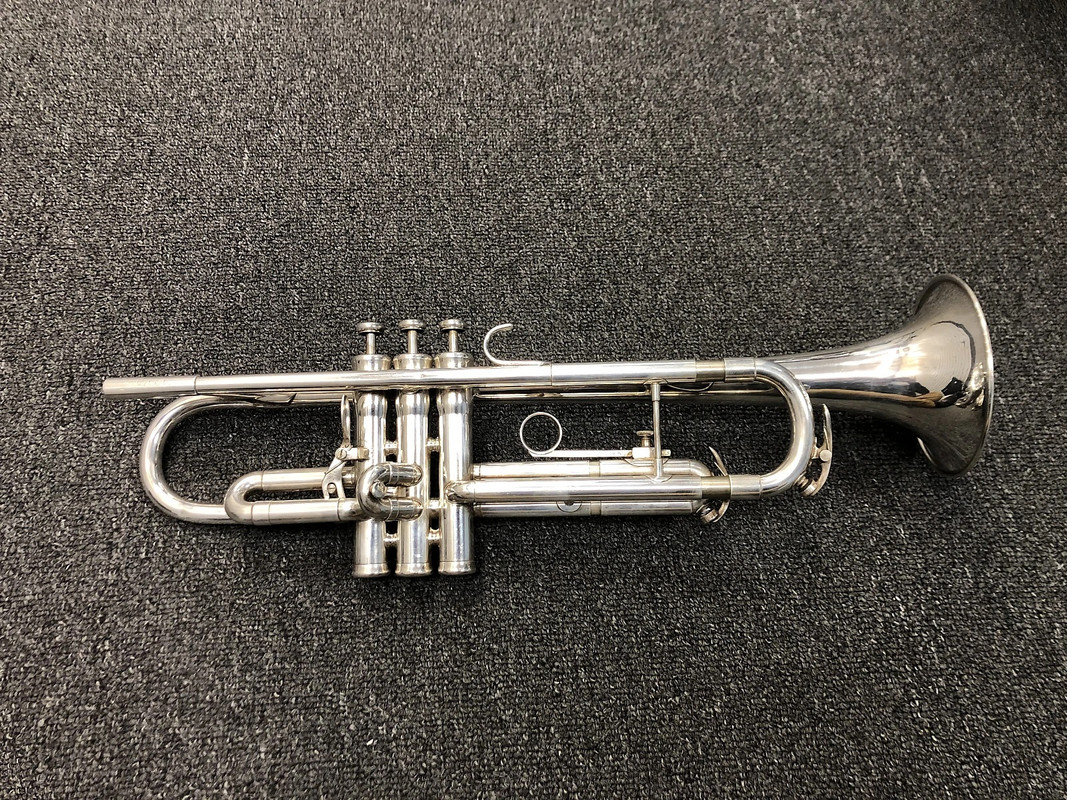 King 1965 Silver Flair Trumpet sn 423119 (8) — Postimages