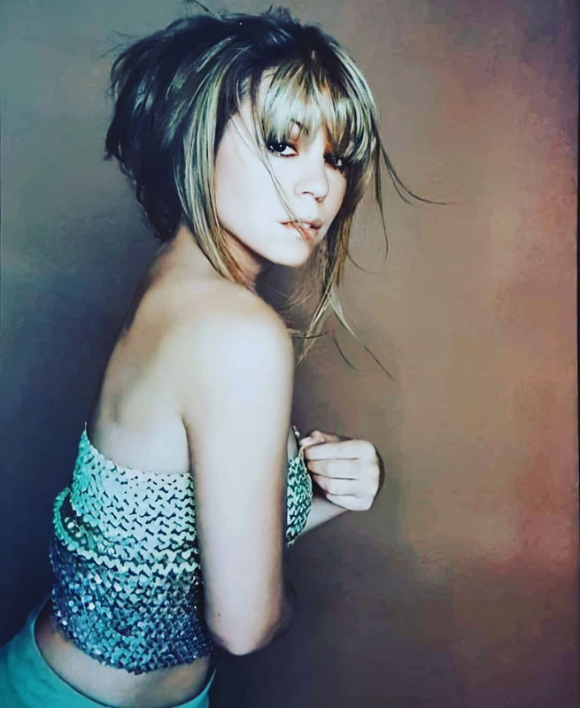 naomi 09 — Postimages