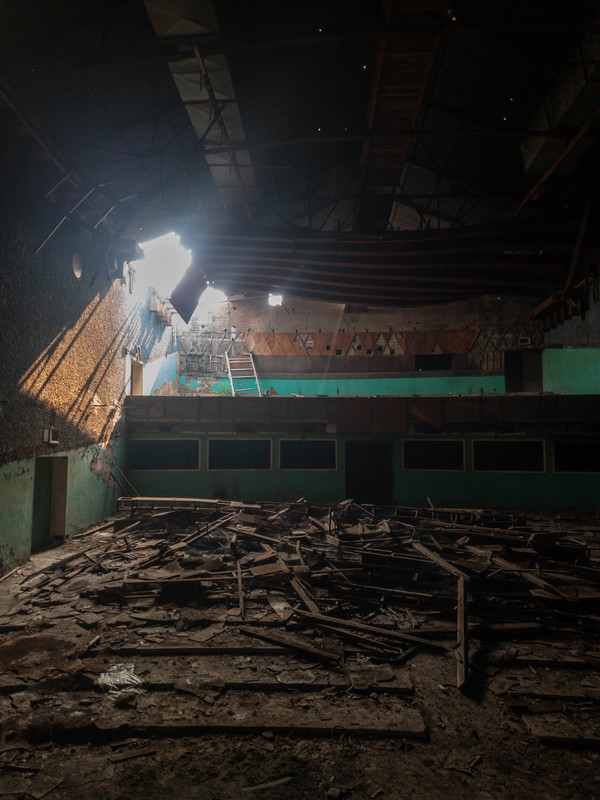 Stage View — Postimages