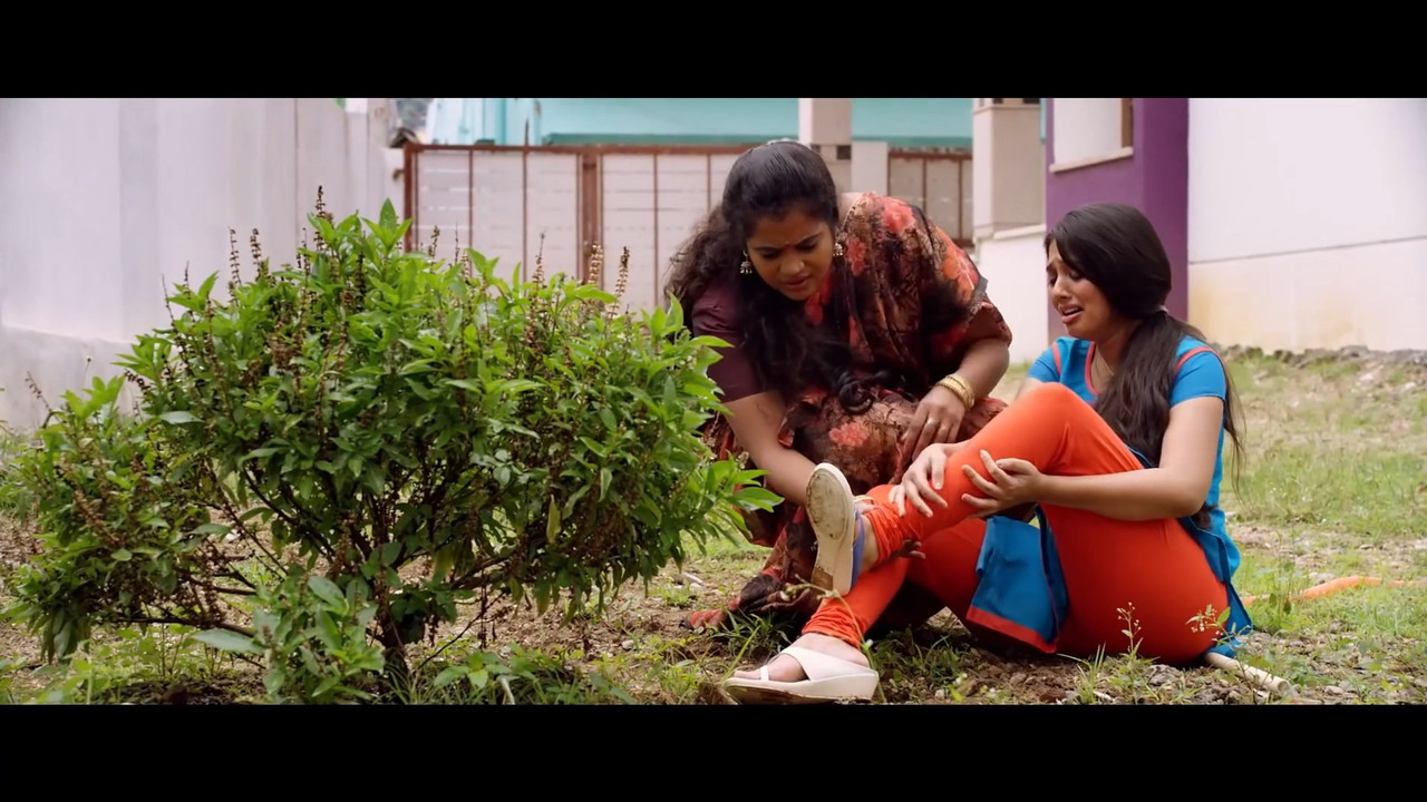 Veena Nandakumar Sexy Rare Navel, Panty, Thigh Scenes from Love Ke Liye ...