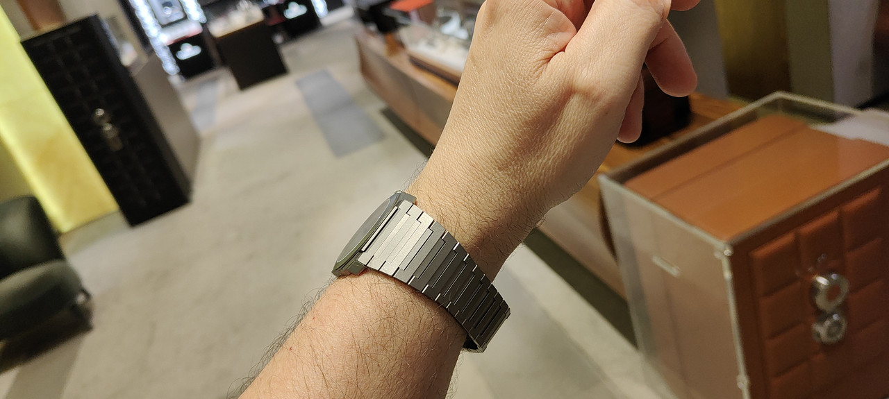 IMG f4b204916f2e429f7b6cd0163e3a68e1 V — Postimages