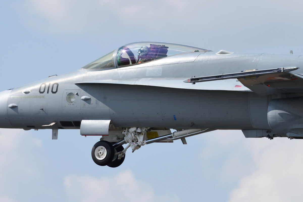 2018 07 14 RIAT 2818a RED8 — Postimages