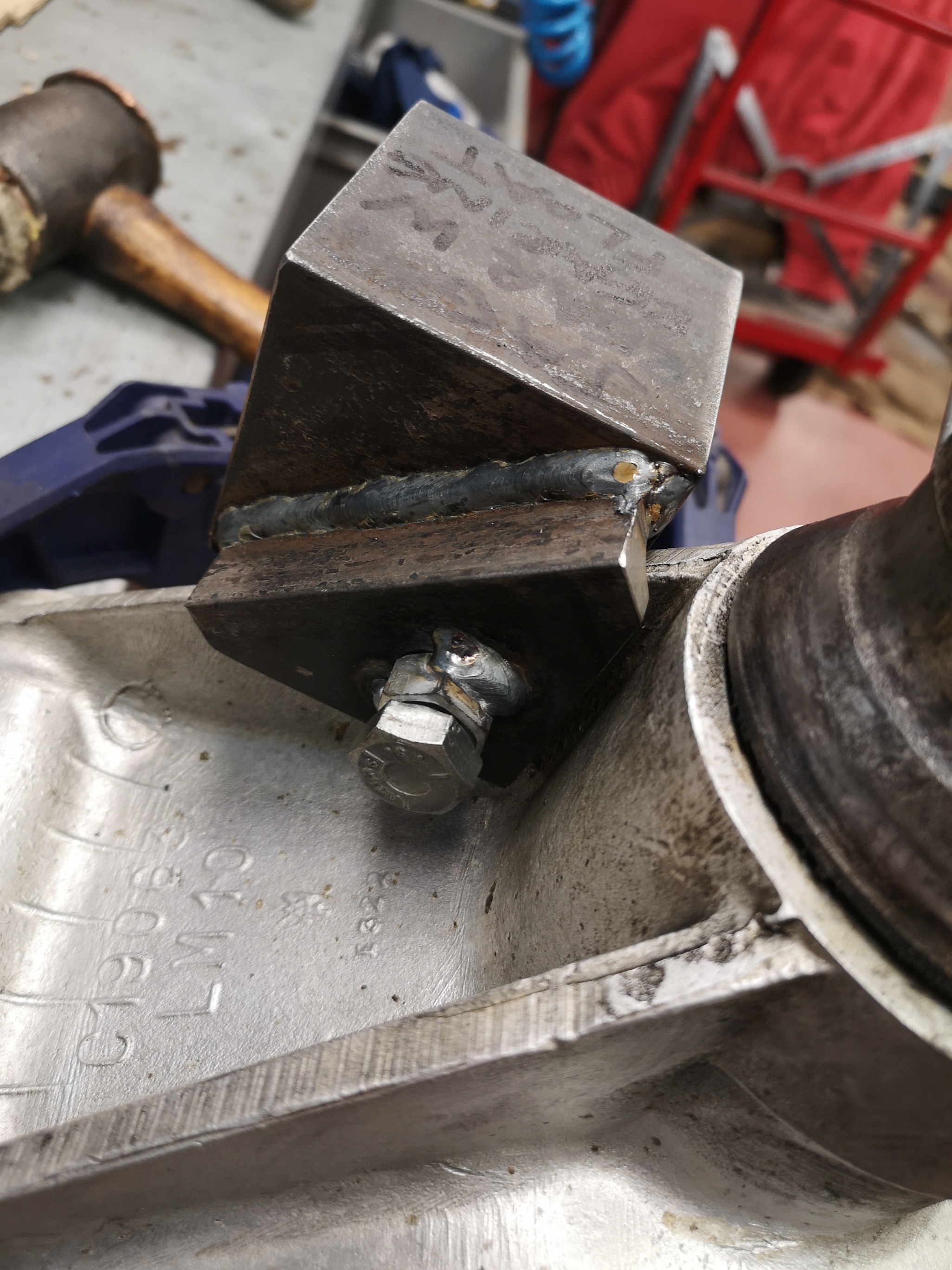 REAR HUB END FLOAT SUPPORT 4 — Postimages