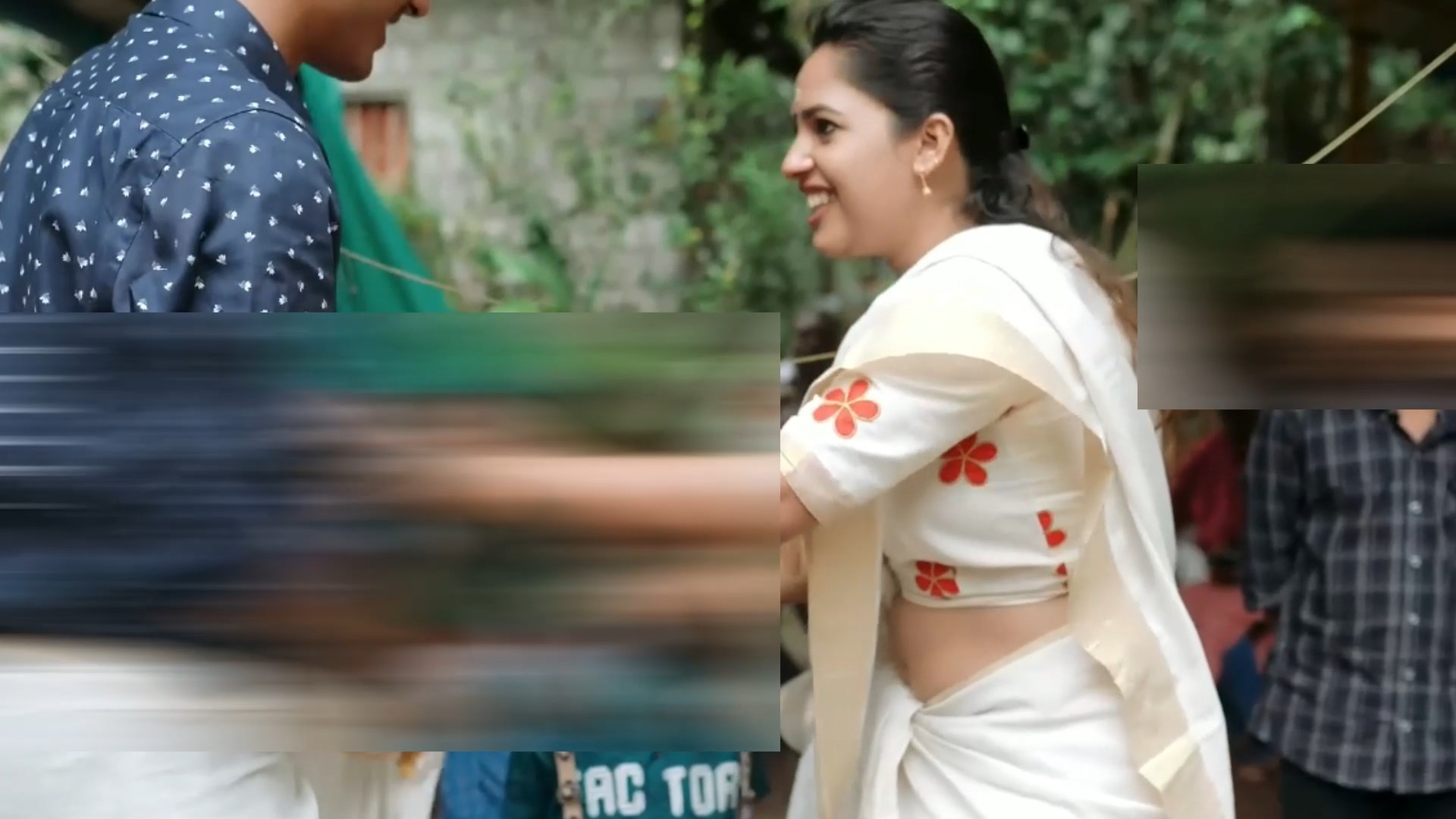 Amrutha Nair Navel Slip in Kerala Saree mp4 snapshot 00 03 183 — Postimages
