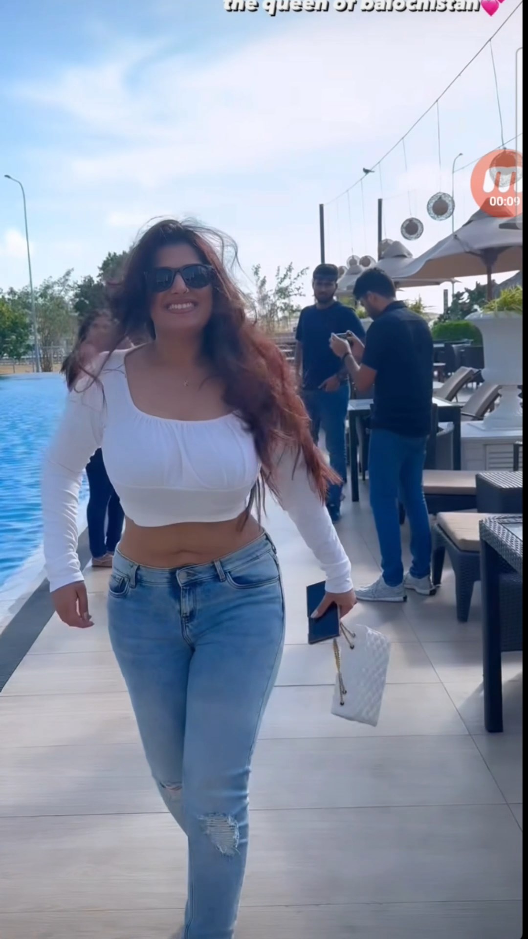 Rashi Kirmani Hot Big Boobs And Navel In White Tshirt Jeans Mp4