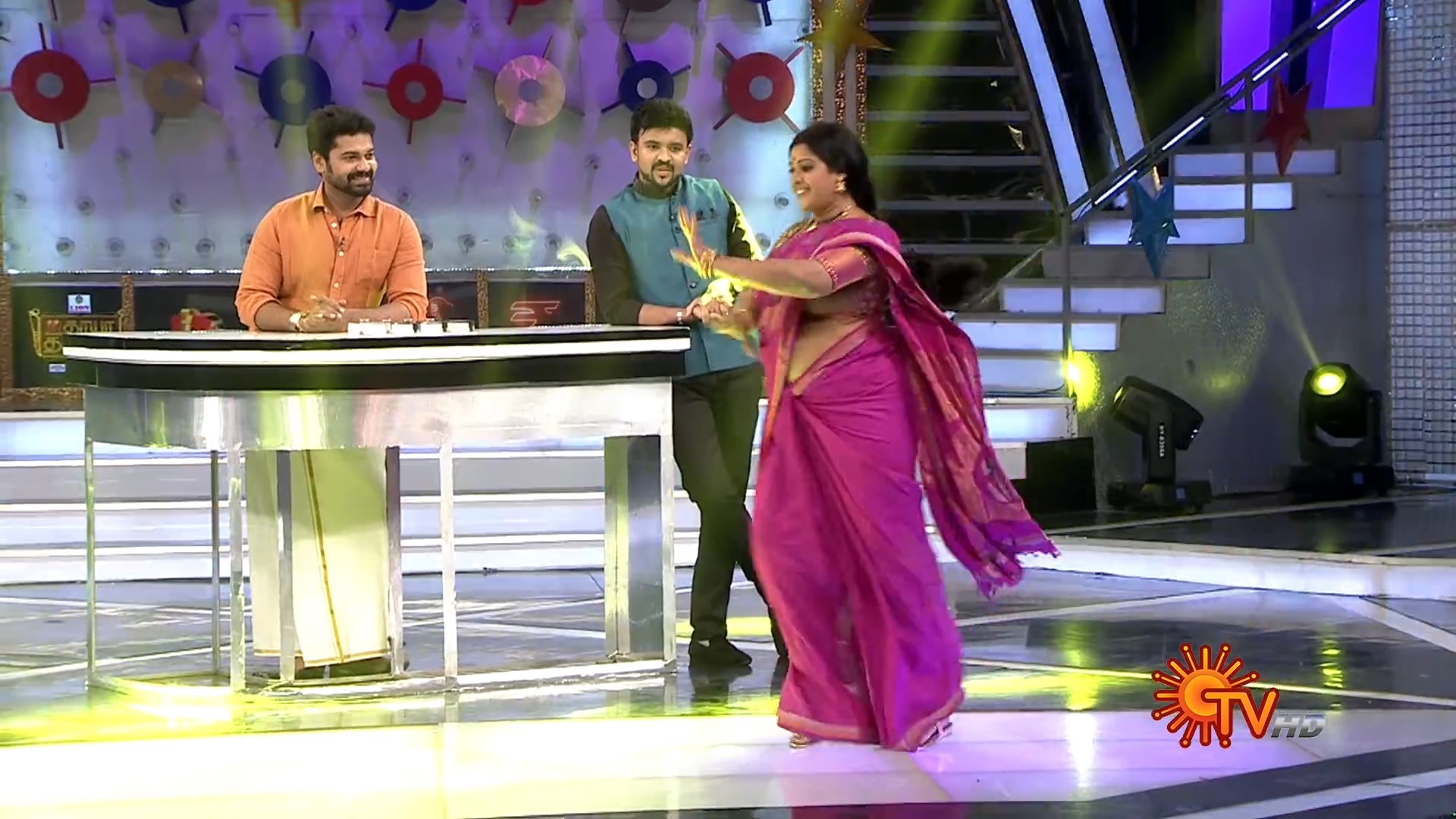 Meera Krishna Rare Navel Show While Dancing mkv snapshot 00 58 412 ...