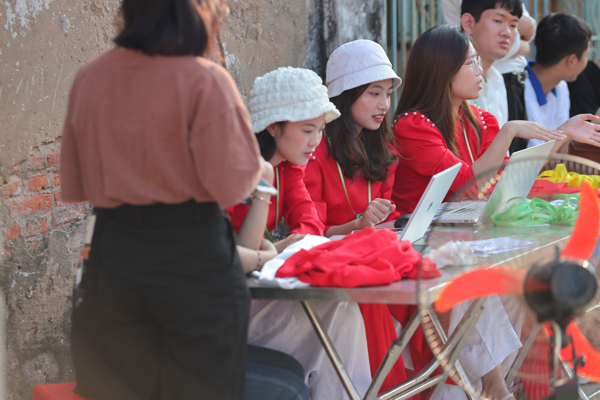 LAM 4633 — Postimages