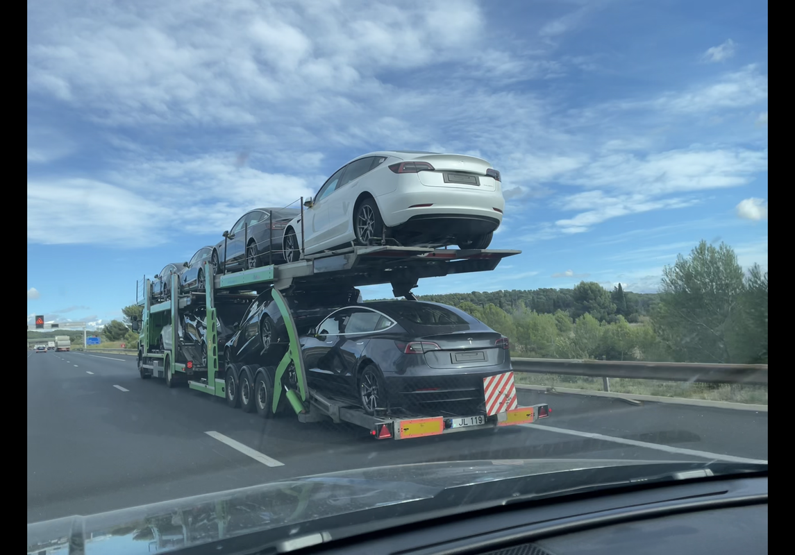 176517 ED 4 FDF 4 B3 D A73 B 380 C673 E9 EB3 — Postimages