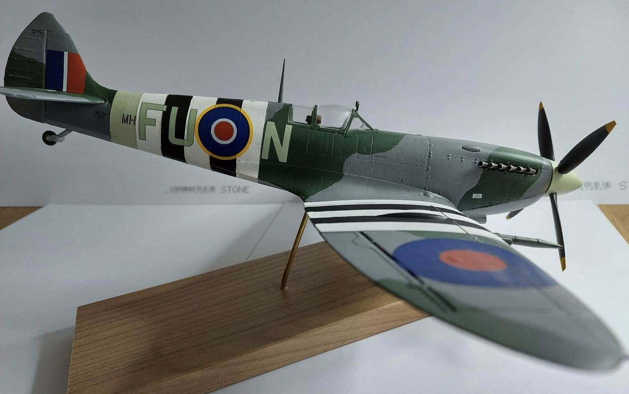 Revell Spitfire MkiX MH454 FU-N 1/32 - Ready for Inspection - Aircraft ...