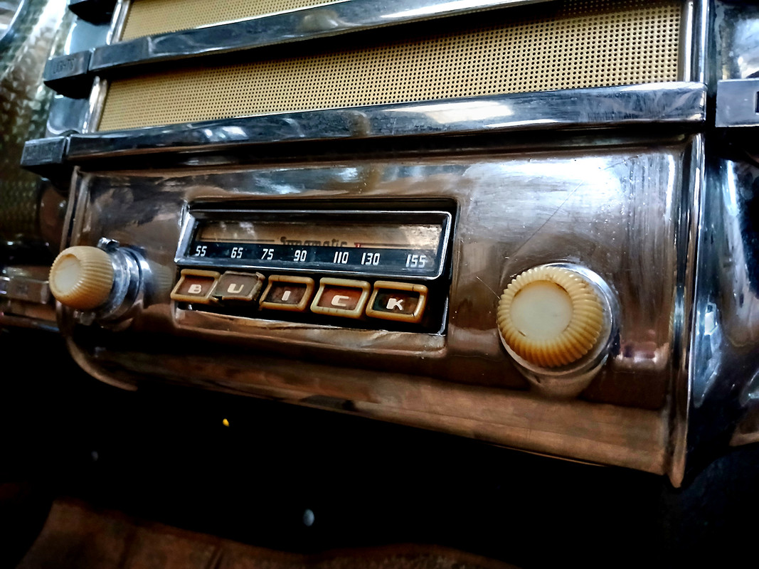 BUICK EIGHT EA2411 75 — Postimages