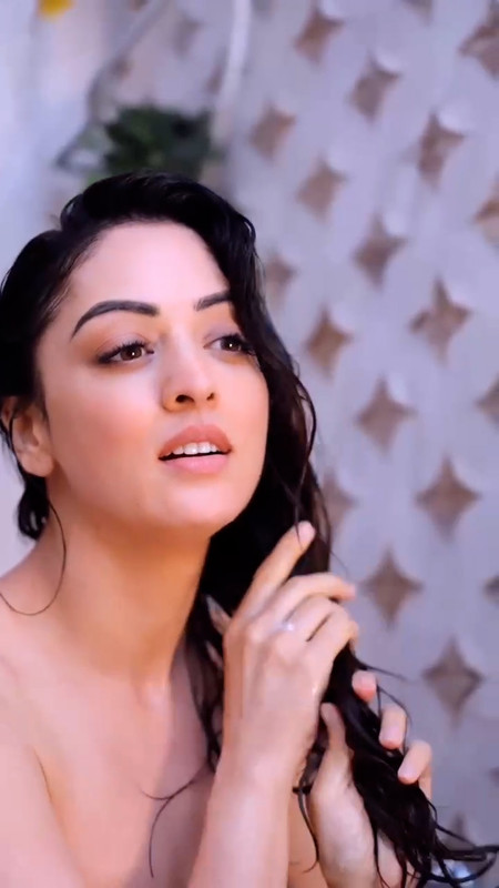 Sandeepa Dhar hot reels 1 00 00 19 13 Still003 — Postimages