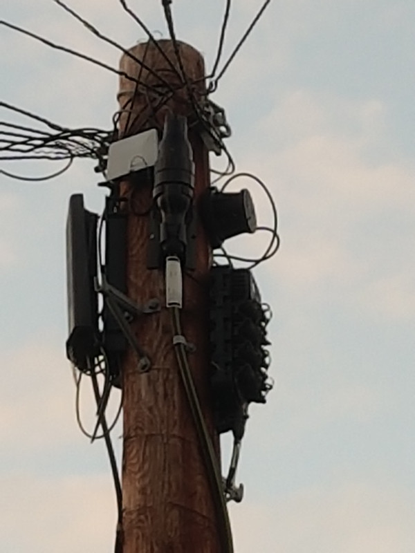 FTTP Old & New on same pole 20171110 163258 — Postimages