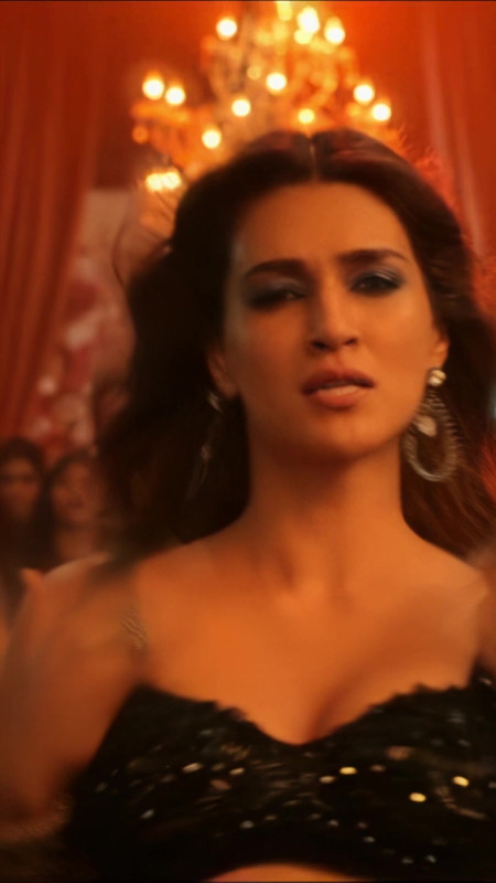 Bansuri Kriti Sanon Vertical Slow Mo Edit 33 — Postimages