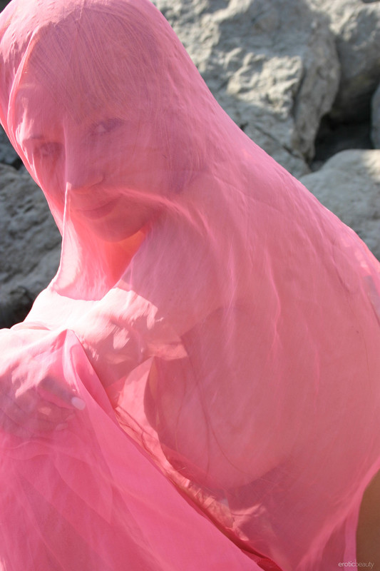 a (73) — Postimages