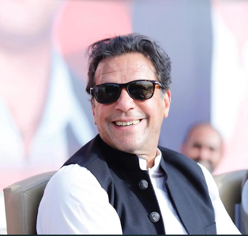 Yeh cheez, yeh waala confidence | Siasat.pk Forums