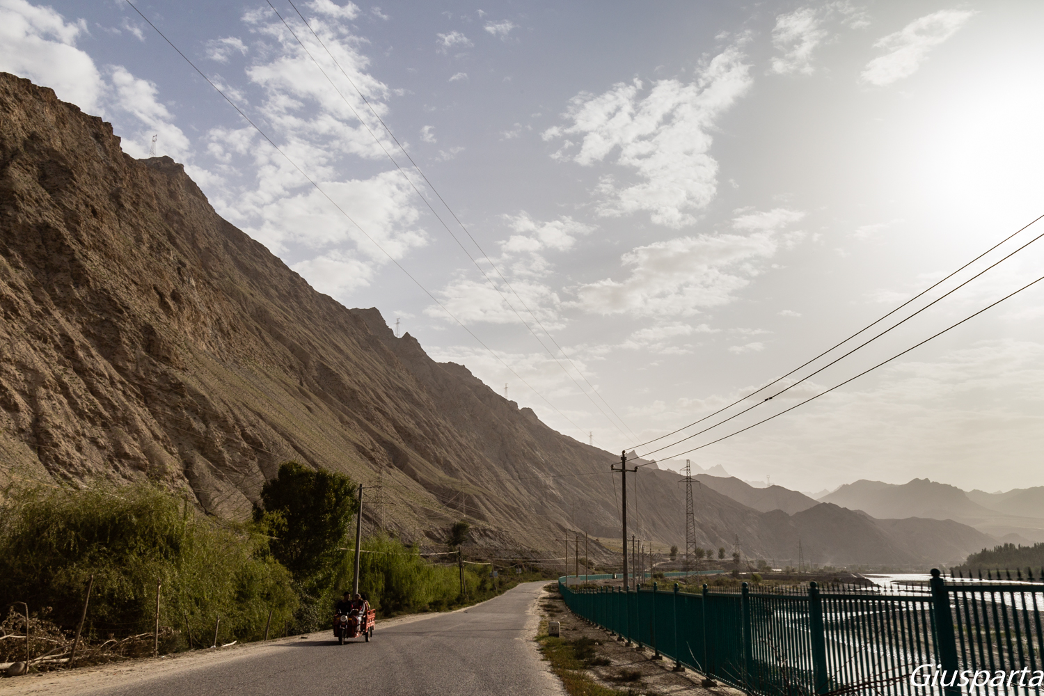 IMG 4485 Hetian Road to Wuluwati Scenic Area — Postimages