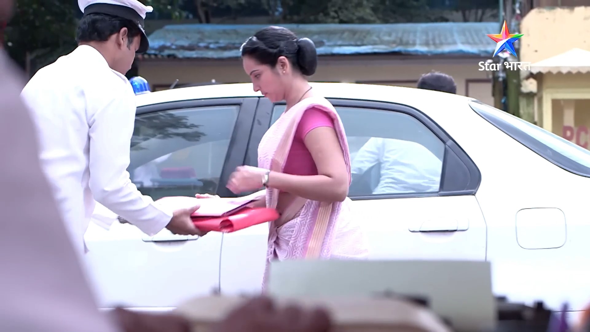 Geetanjali mishra Sexy Navel hole in Saree mp4 snapshot 00 30 594 — Postimages