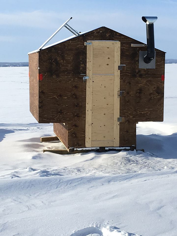 ice shack exterior — Postimages