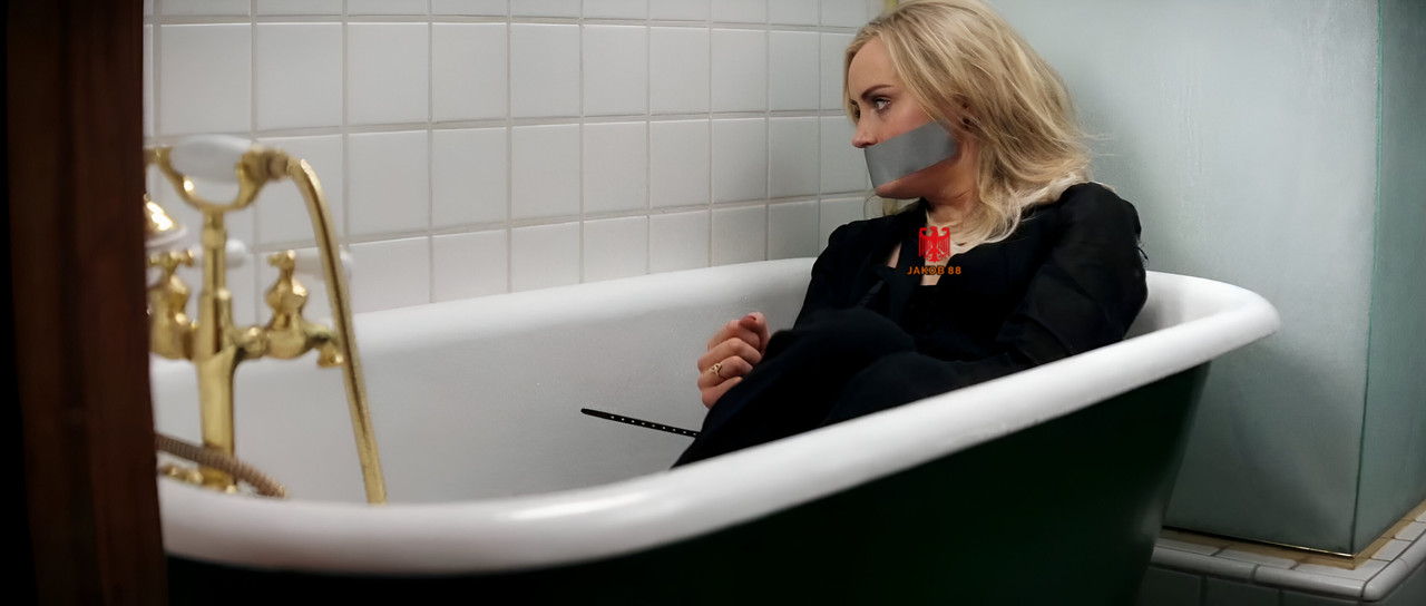 Taylor Schilling 16 Take Me 2017 — Postimages