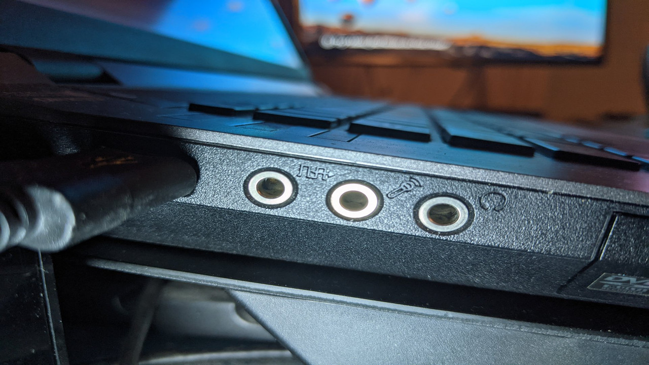 What is this audio connection on my older laptop? : r/audiophile