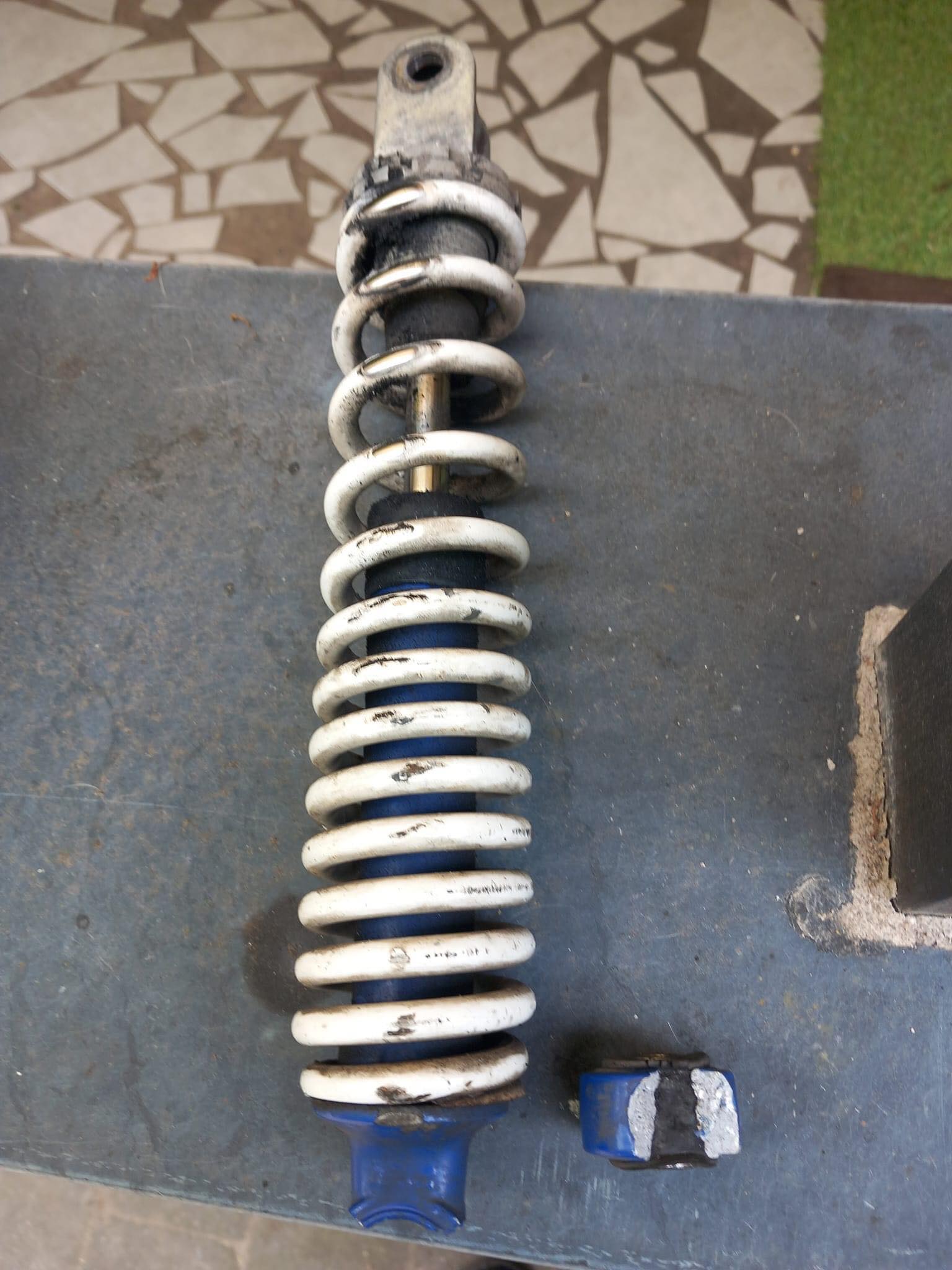 Gebroken schokdemper mei 2023 — Postimages