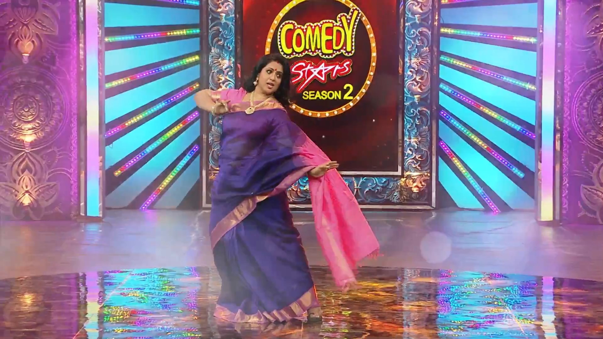 Roopashree Big Navel in pink saree mkv snapshot 02 00 131 — Postimages