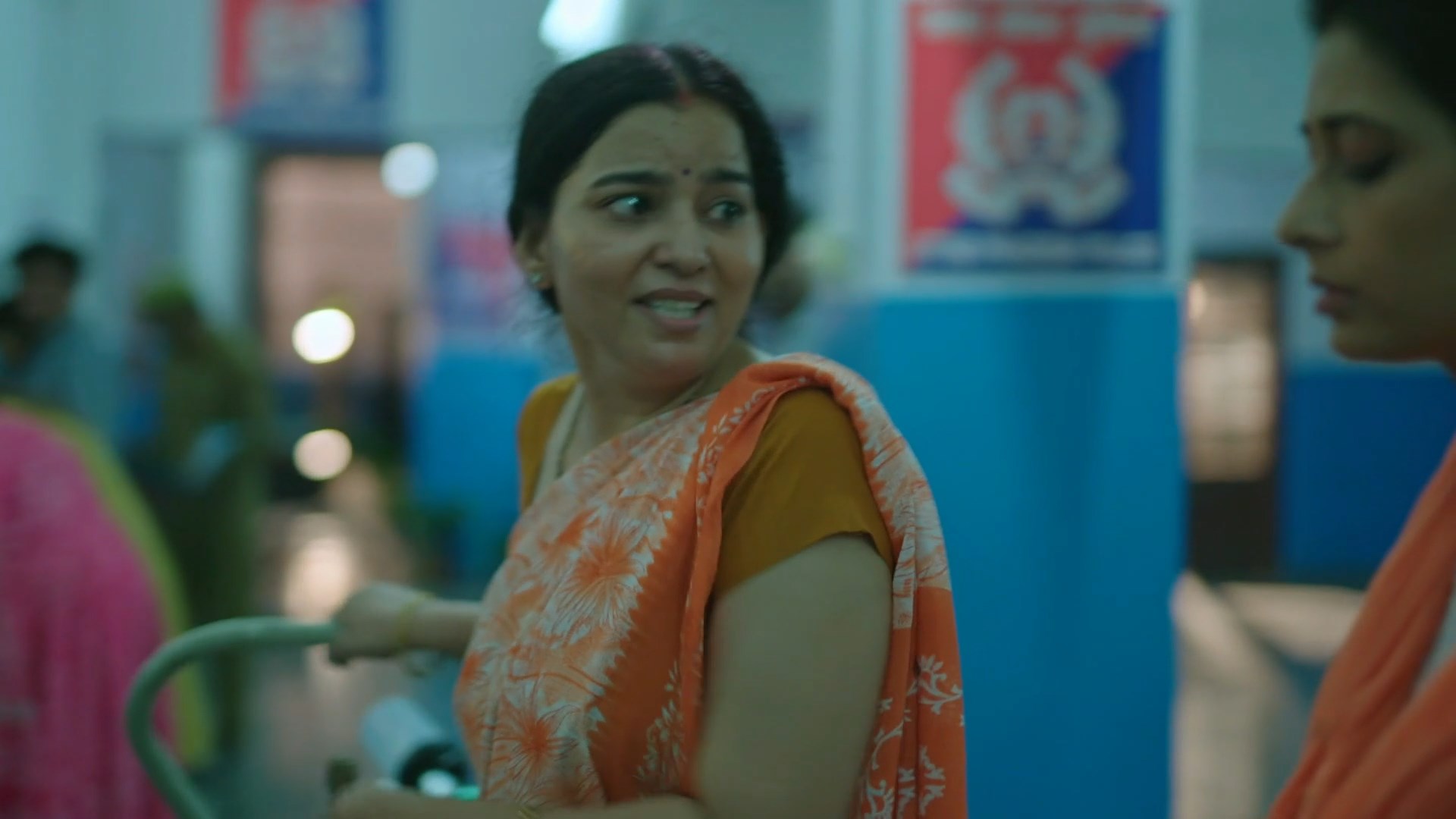 Hot aunty tummy and boob side view from crime patrol mp4 snapshot 00 13 050 — Postimages