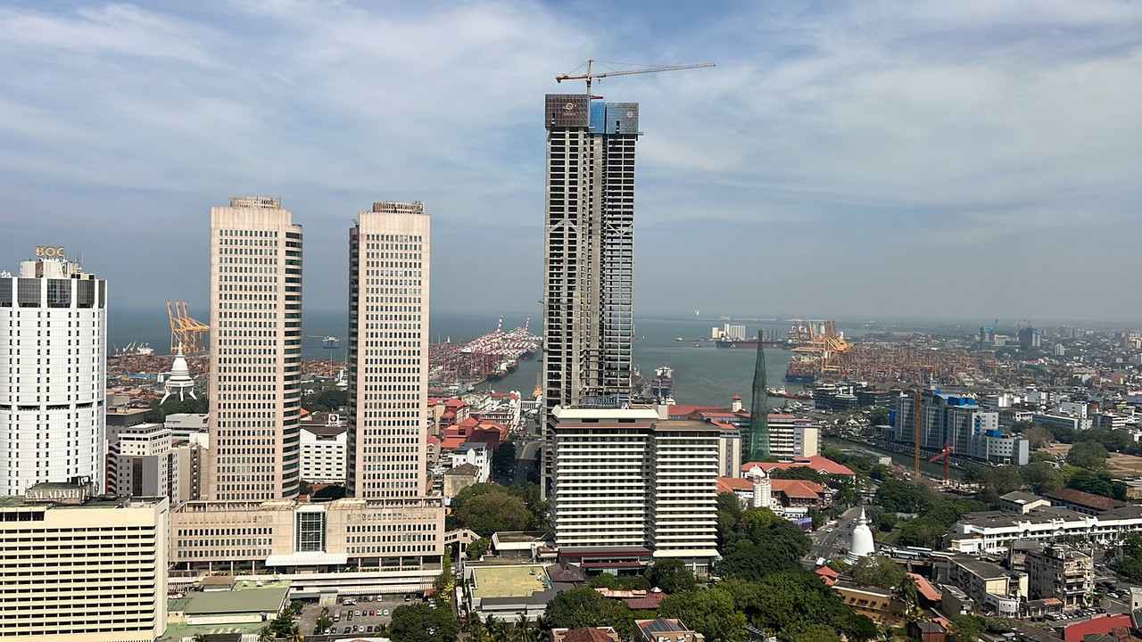 Colombo | The One (Krrish Square) | 376m/326m/303m | 92/80/77 fl | U/C ...