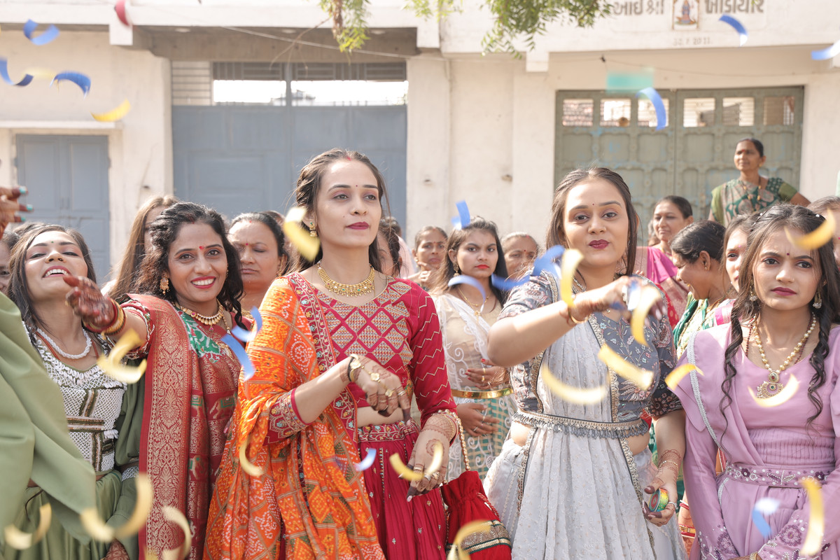 bajrang studio amba (2822) — Postimages