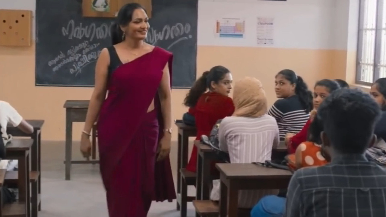 Hot Sexy teacher navel show in pink saree janvi mp4 snapshot 00 20 704 — Postimages