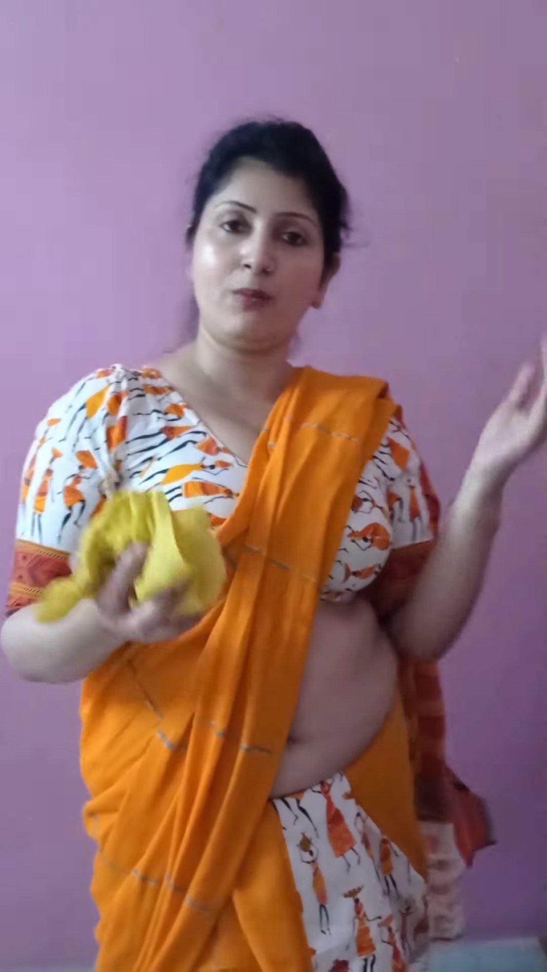 Hot chubby homely bengali aunty open big navel and cleavage in orange ...