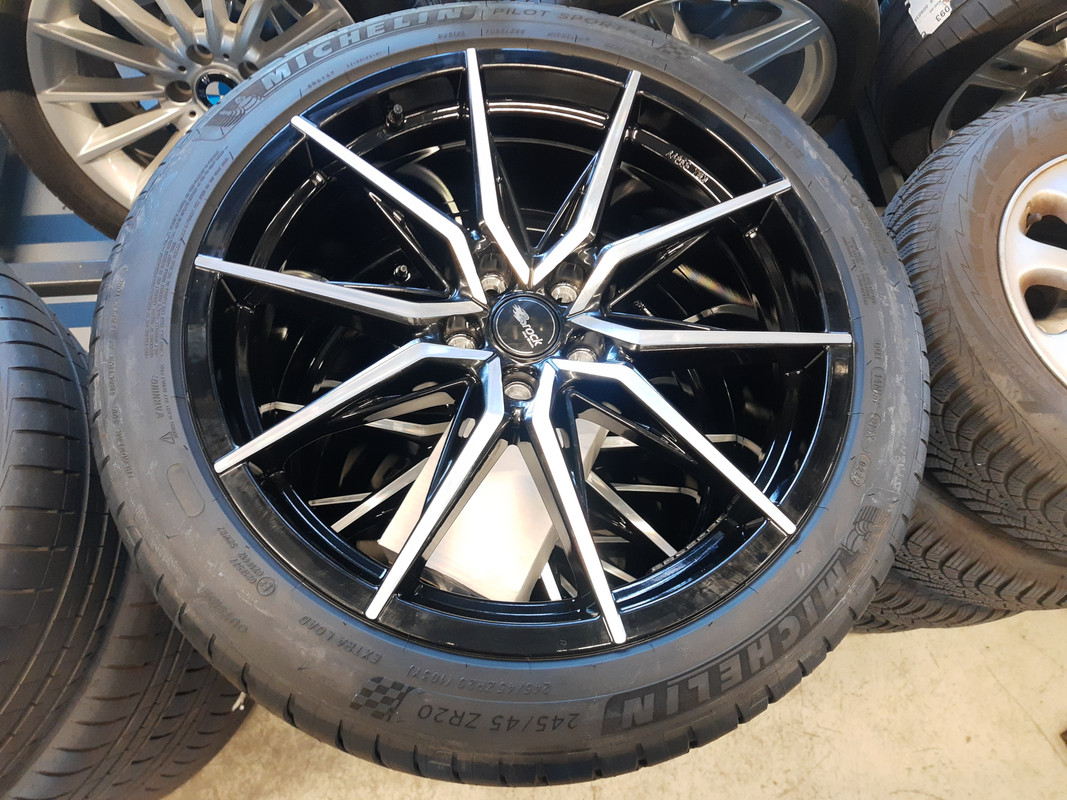 70 B0 A2 EC 7061 4 C0 B B5 CE 1 AE796 DD4 B69 — Postimages