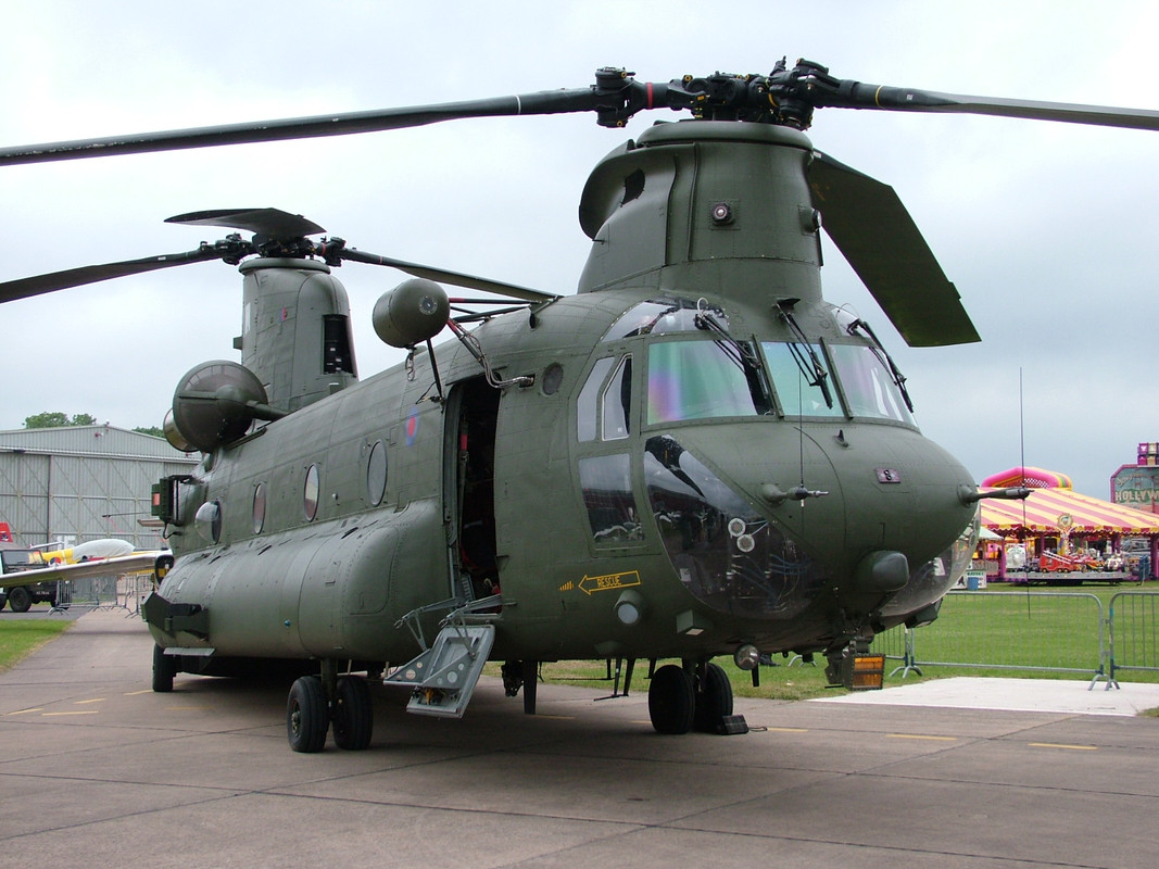 1:35 Chinook CH-47A kit - can it be converted to an RAF HC.1 ...