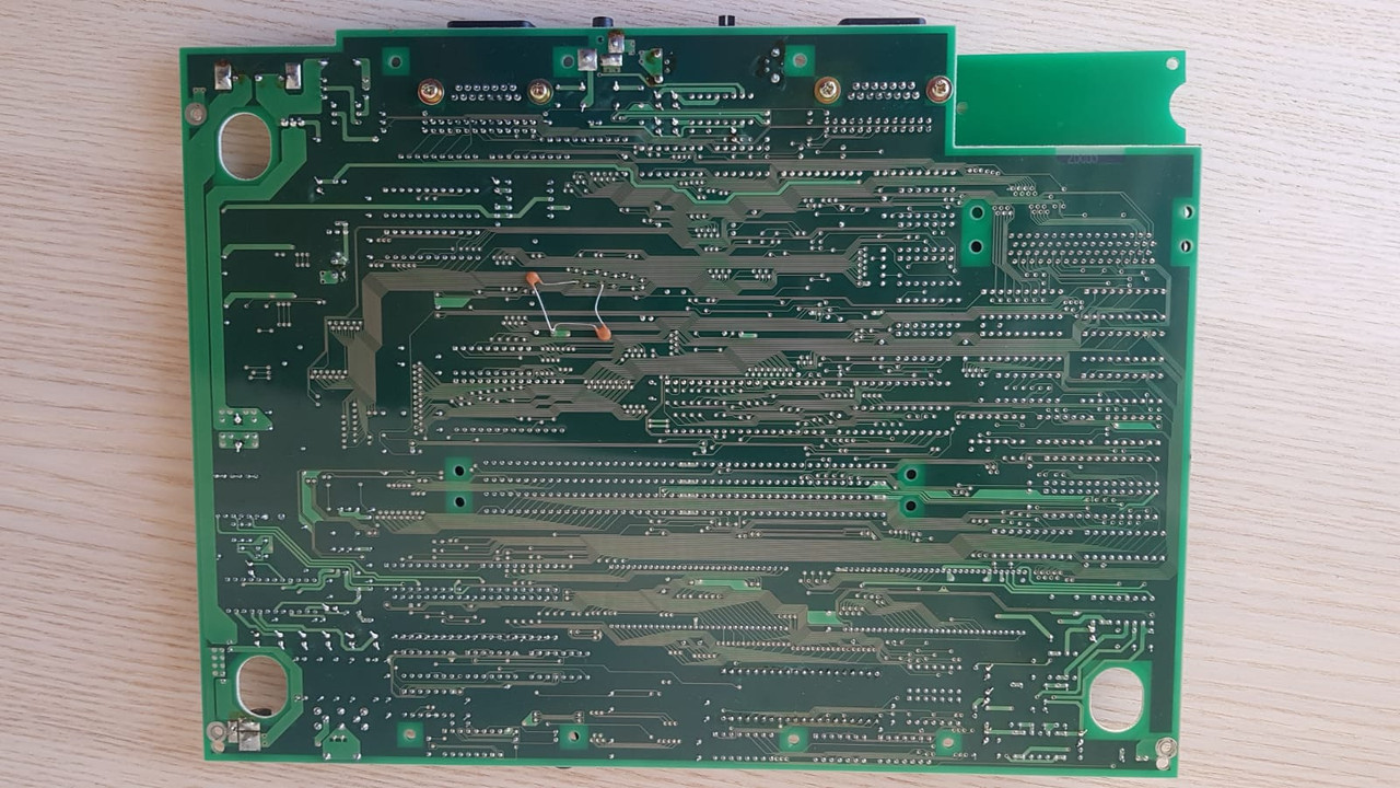 Neo Geo AES (NECT-16T) avec une pcb fille verte?!