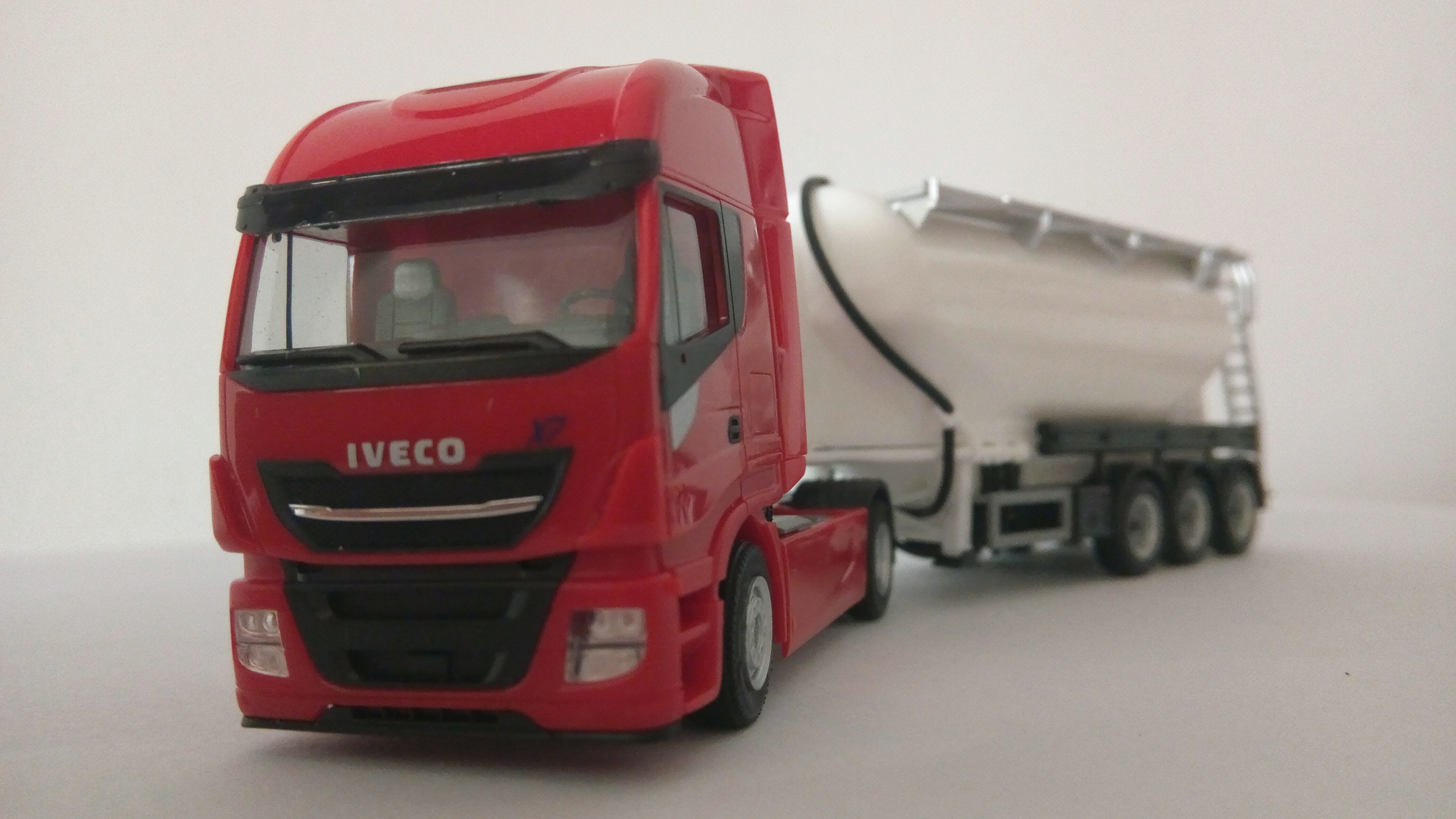 Macht 9481 — Postimages